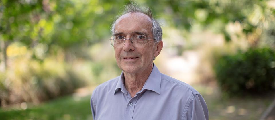 Academic receives prestigious accolade in recognition of engineering ...