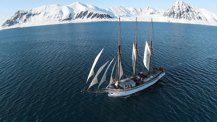 Marine scientists join forces on Ocean Warrior’s Resolute Expeditions ...