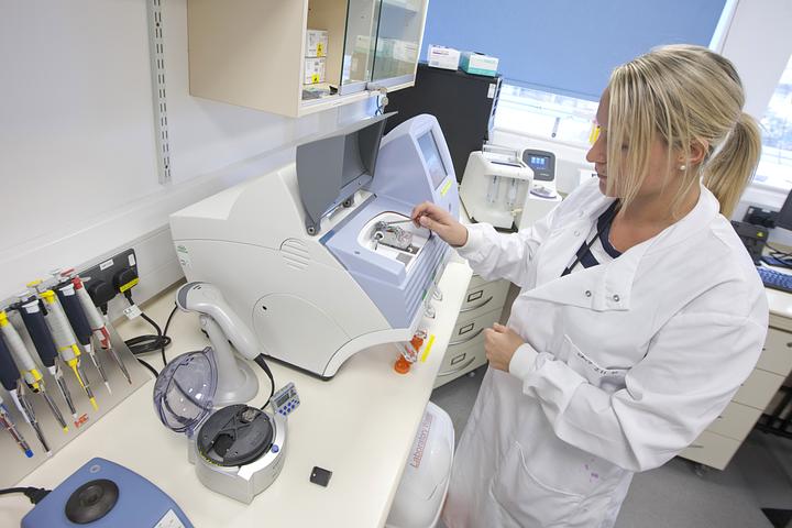 Groundbreaking laboratory services launch in Plymouth - University of ...