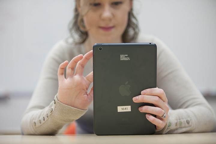 Epilepsy self-monitoring app EpSMon now available free in the UK ...