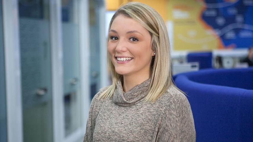 Hannah Yarr – BA (Hons) International Business graduate - University of ...