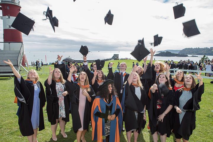 Oscar winning director set to receive honorary doctorate at University ...