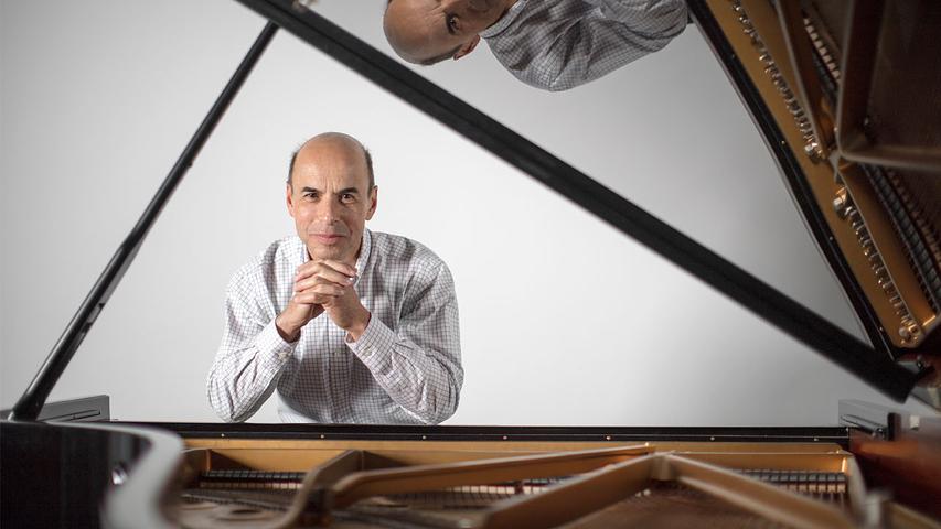 Discover Dr Robert Taub - University of Plymouth